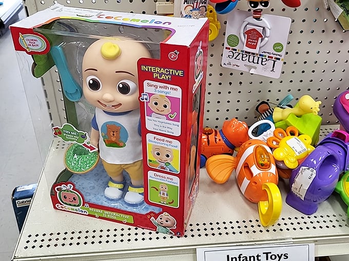 Today's parenting hack: finding barely-used infant toys that will entertain for months but only dent your wallet once.