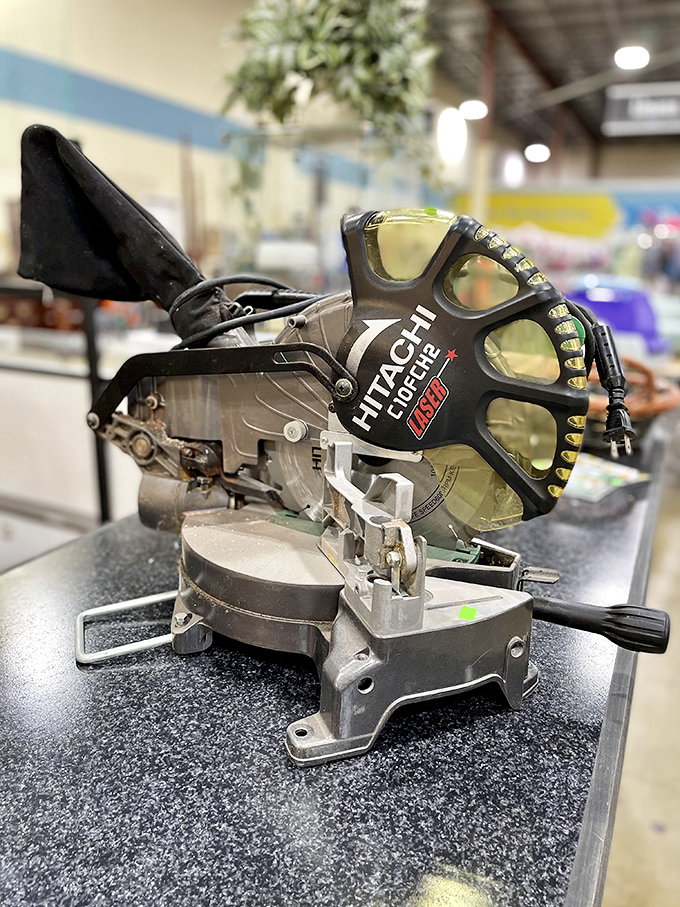 DIY dreams come true! This compound miter saw is ready for its second act in your workshop, at a fraction of what you'd pay new.