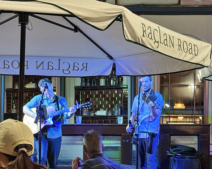 Live musicians don't just play songs&mdash;they create the soundtrack to memories you'll be reminiscing about long after the last note fades.