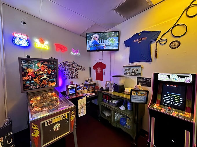 Even a serious BBQ joint knows how to have fun. The mini arcade corner offers post-meal entertainment when you're too full to immediately head home.