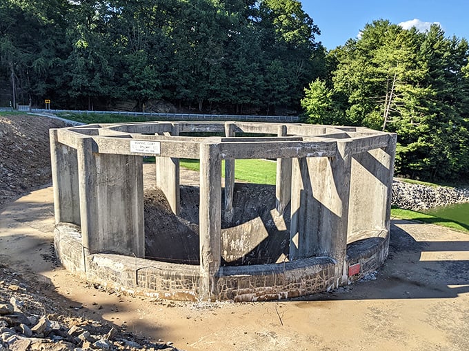 Concrete meets nature in this fascinating spillway. Engineering and environment in an unlikely but compelling partnership.