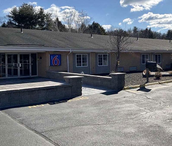 Even the accommodations in Putnam keep things refreshingly affordable—proof you don't need to spend a fortune for a good night's sleep.