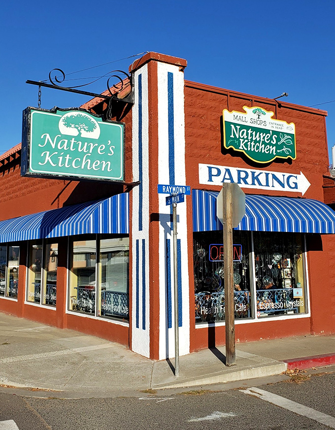 Nature's Kitchen serves up healthy options in a cheerful corner building. Where "organic" doesn't automatically add $10 to your bill.