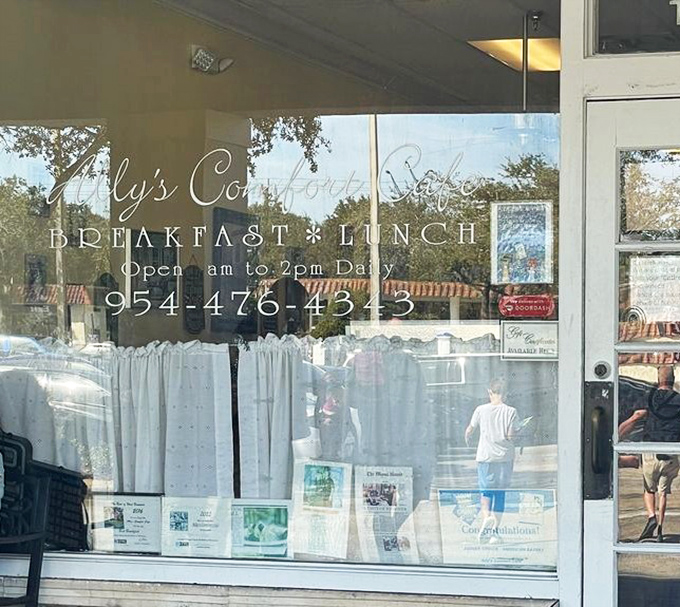 "Open 6am to 2pm Daily"&mdash;words that translate to "We understand breakfast is serious business" in diner language.