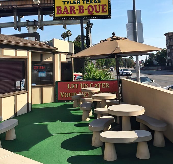 Al fresco meat-eating at its finest! These outdoor tables offer the perfect spot to enjoy BBQ under California palms.