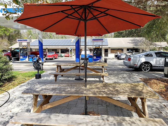 Outdoor seating under Florida skies &ndash; because sometimes good barbecue deserves fresh air and sunshine.