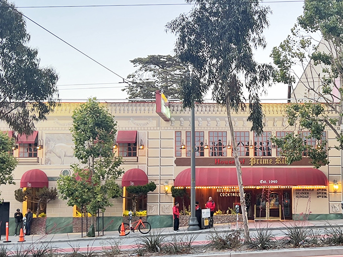 Even from the outside, the restaurant exudes old-school charm. That red awning promises a dining experience from a more civilized era.