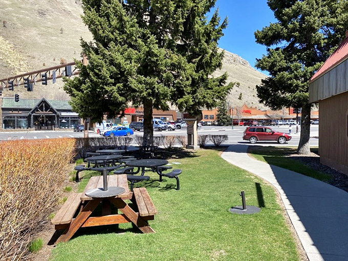 Outdoor seating with mountain views &ndash; because great barbecue tastes even better with fresh Wyoming air.