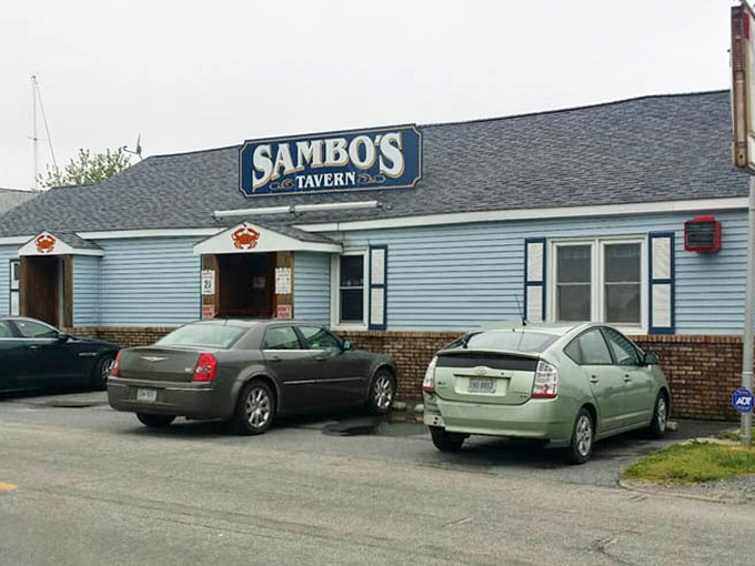 Even the outdoor seating whispers "small town charm" while shouting "big time flavor."