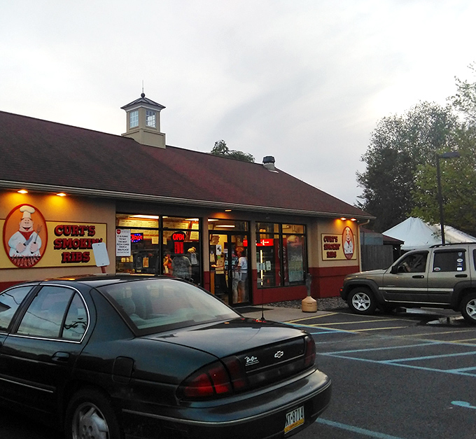 As evening falls, Curt's glows like a beacon for the BBQ-hungry. The best meals often happen in the most modest surroundings.