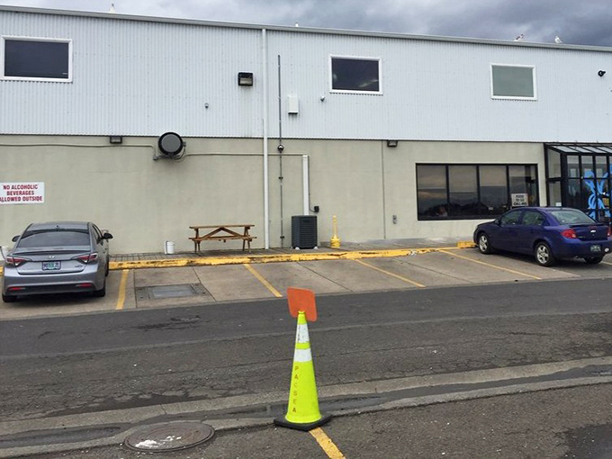 Even the parking lot has a view of the bay. Your car gets to enjoy the scenery while you're inside enjoying the seafood.