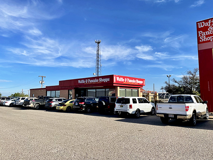 A full parking lot in Alamogordo usually means one thing: somebody inside is serving food worth the stop.