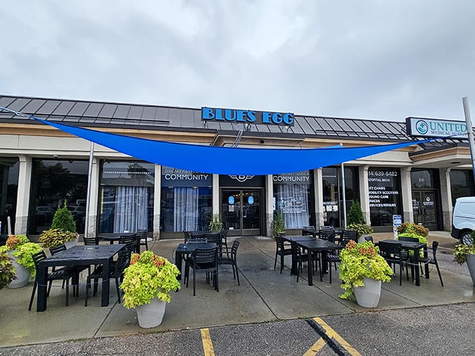 The patio beckons with blue skies and fresh air&mdash;Milwaukee's answer to al fresco dining when winter finally releases its grip.