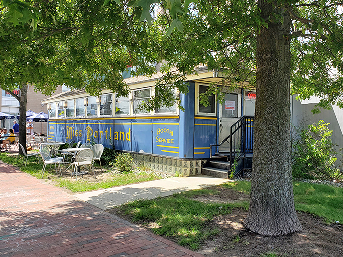Summer dining al fresco adds another dimension to the Miss Portland experience. That brick walkway has witnessed countless post-breakfast food comas.