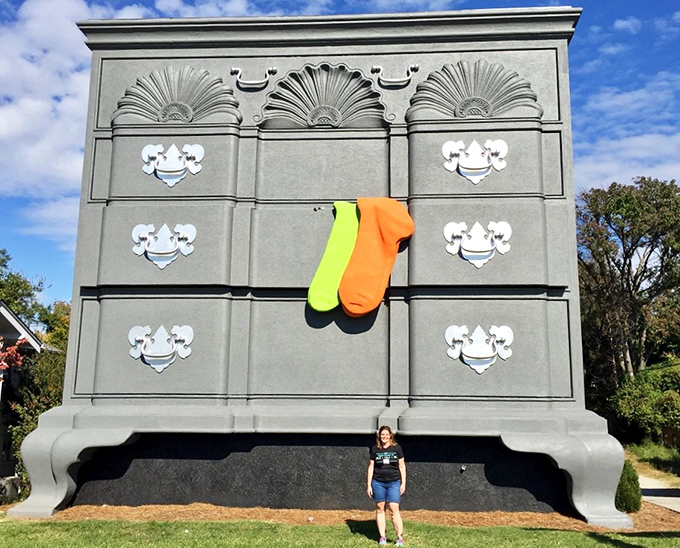 Sometimes the chest gets a makeover! This lighter palette shows how the landmark has evolved while maintaining its quirky charm.