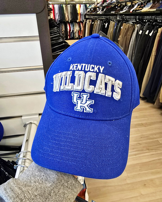 Sports memorabilia alert! This Kentucky Wildcats cap lets you show team spirit without the spirit-crushing price of official merchandise stores.