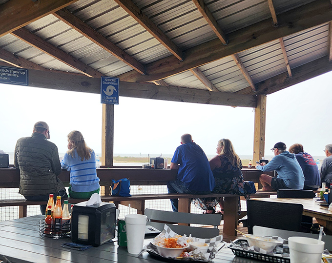 The view rivals the food&mdash;almost. Nothing enhances fresh seafood quite like the water it came from just hours earlier.