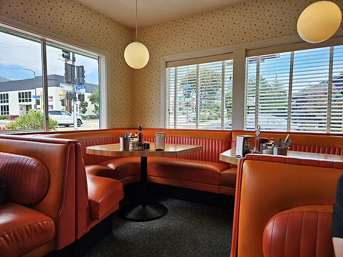 These curved booths have witnessed first dates, family celebrations, and countless decisions between pancakes or waffles for generations.