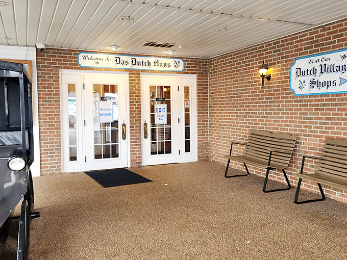 Welcome to Das Dutch Haus reads the sign, and those wooden benches seem to whisper, "You'll need somewhere to sit after all that pie."