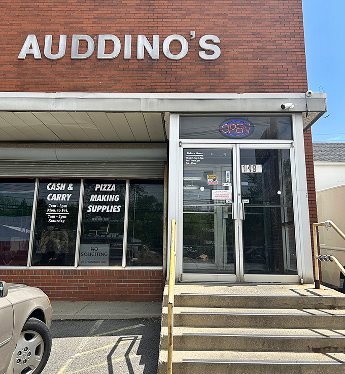 The entrance to Columbus's worst-kept delicious secret. That neon "OPEN" sign might as well say "HAPPINESS AVAILABLE HERE."