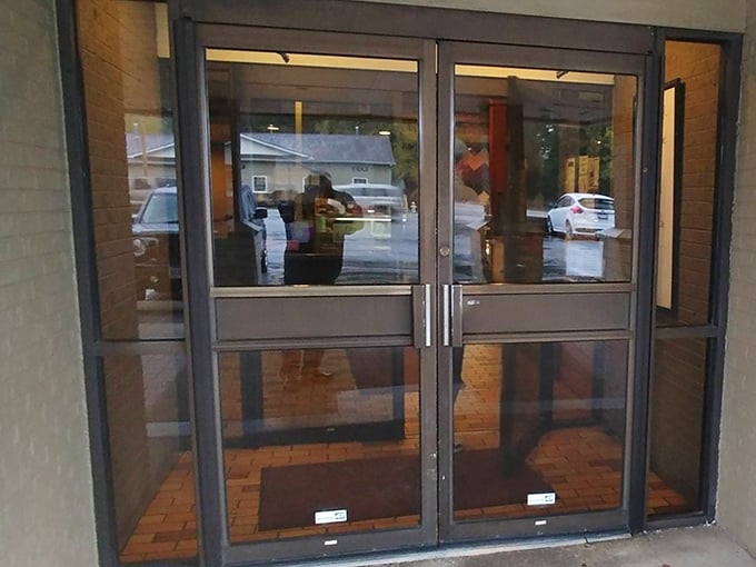 The entrance &ndash; that magical threshold between hunger and happiness, ordinary day and extraordinary meal.