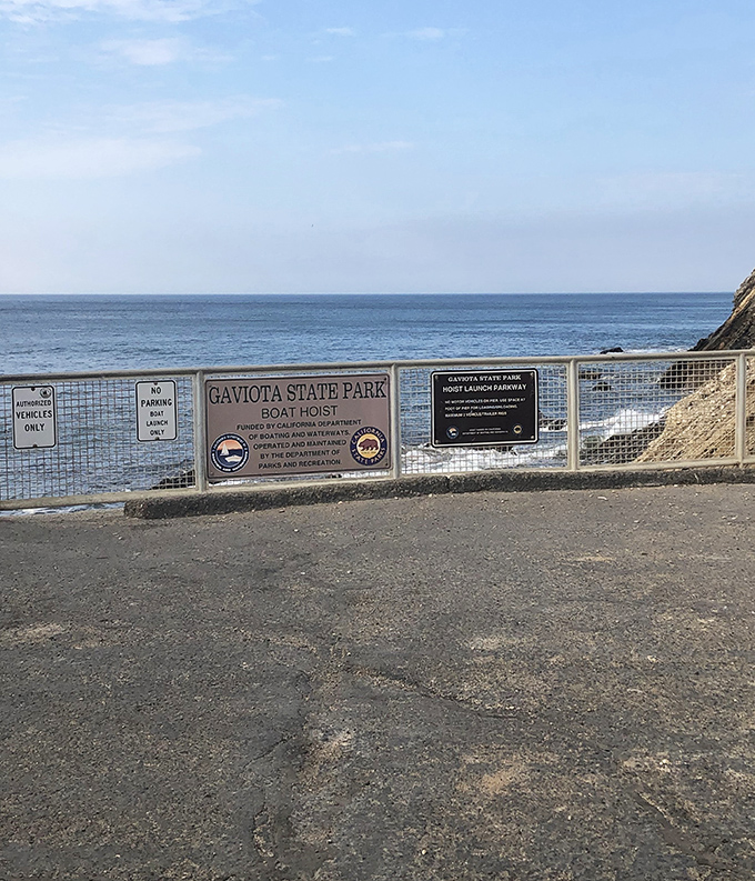 Even the practical signage at Gaviota comes with an ocean view. Bureaucracy has never looked so beautiful.