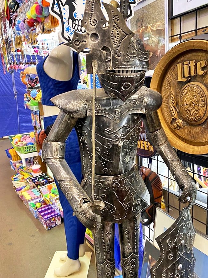 Medieval meets modern in this metal knight statue. Perfect for guarding your garden or terrifying overnight guests in your hallway.