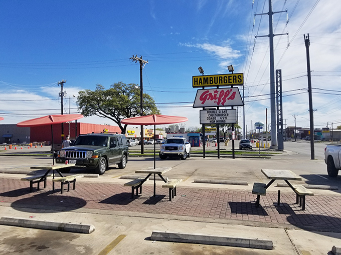 The siren call of Griff's signage—a landmark that's guided hungry travelers for generations. That strawberry shortcake teaser is no accident.