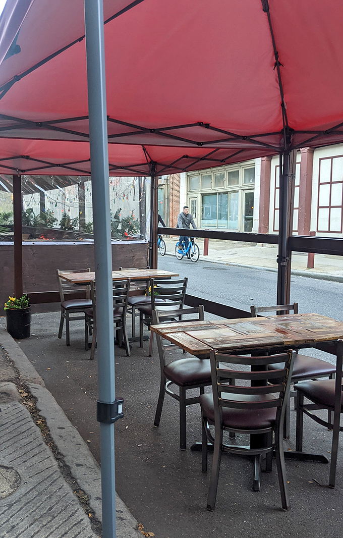 Outdoor seating that turns sidewalk dining into an urban oasis. Fresh air makes everything taste better&mdash;science doesn't lie.