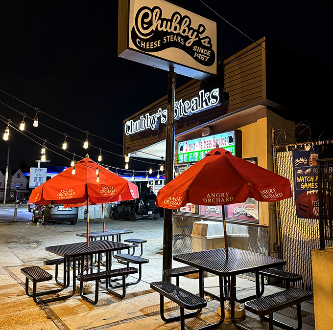 As night falls, Chubby's transforms into a beacon for the hungry, with outdoor seating for those who prefer their cheesesteaks under the stars.