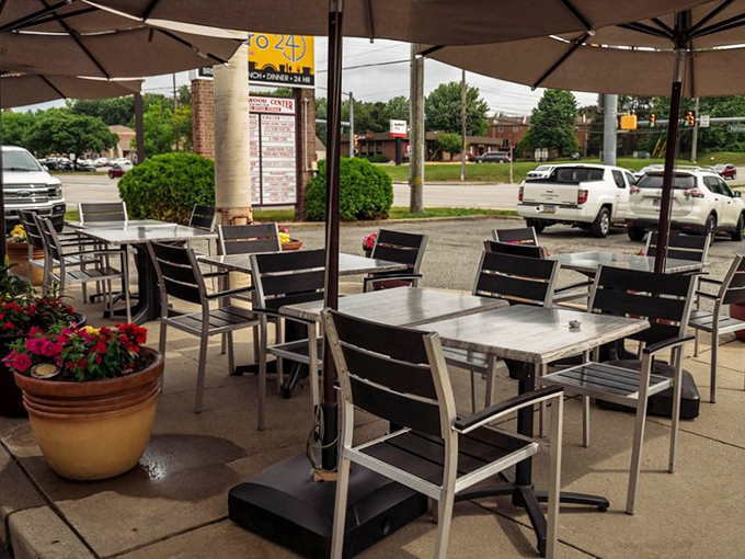 Outdoor seating for when you want your eggs with a side of fresh air and people-watching &ndash; Pennsylvania's version of Parisian caf&eacute; culture.