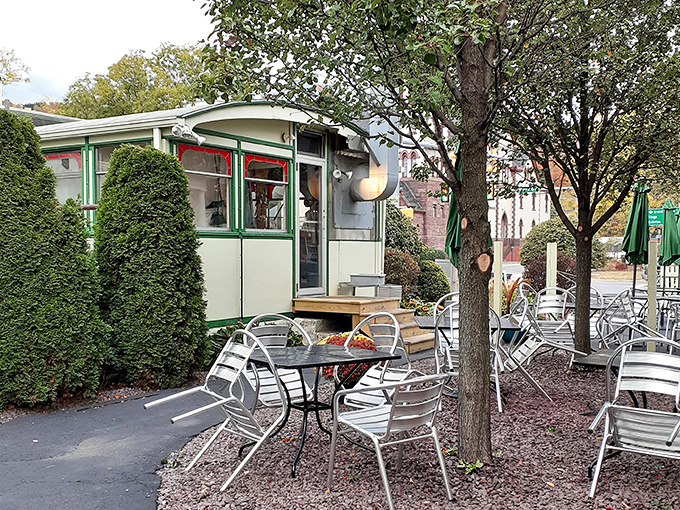 When Pennsylvania weather cooperates, outdoor seating transforms breakfast into an alfresco affair, with Main Street's charm providing the perfect backdrop.
