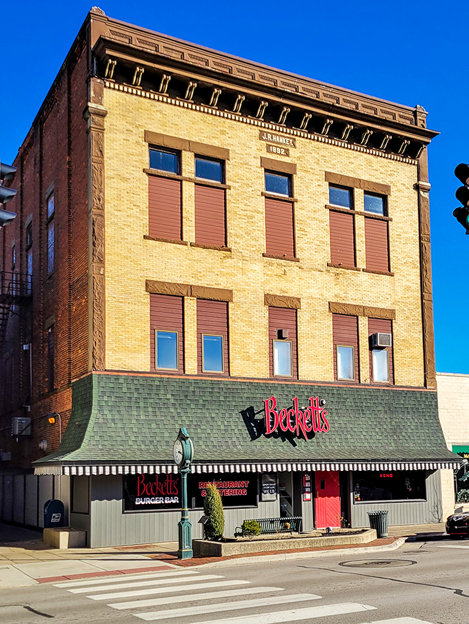 Standing tall in downtown Bowling Green like a beacon for anyone seeking prime rib perfection.