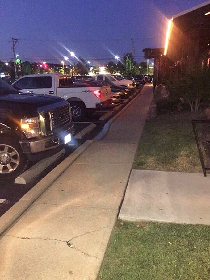 Even at night, The Pour House's parking lot tells the story of its popularity &ndash; a full house is standard when word-of-mouth creates a destination restaurant.