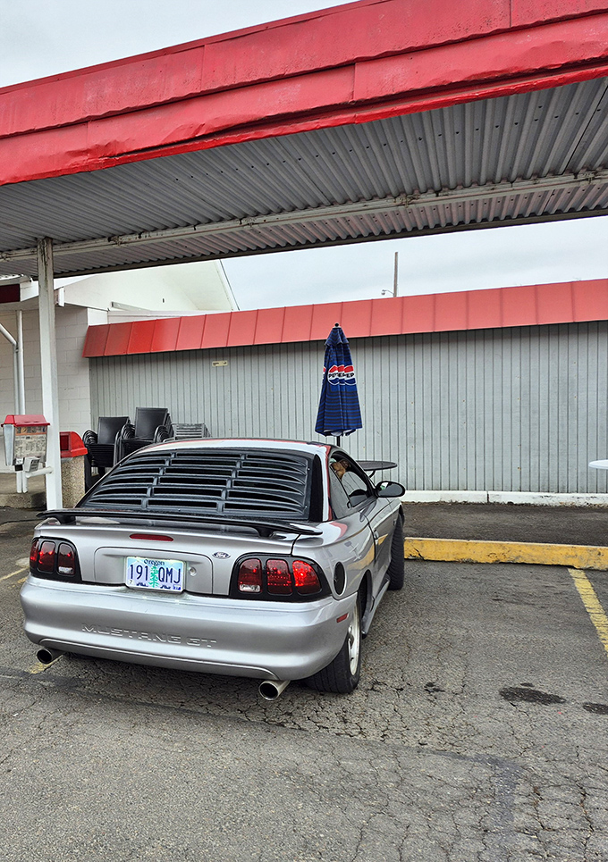 Even the parking lot speaks to Fins' classic appeal, where vintage cars occasionally mingle with modern vehicles in a cross-generational gathering.