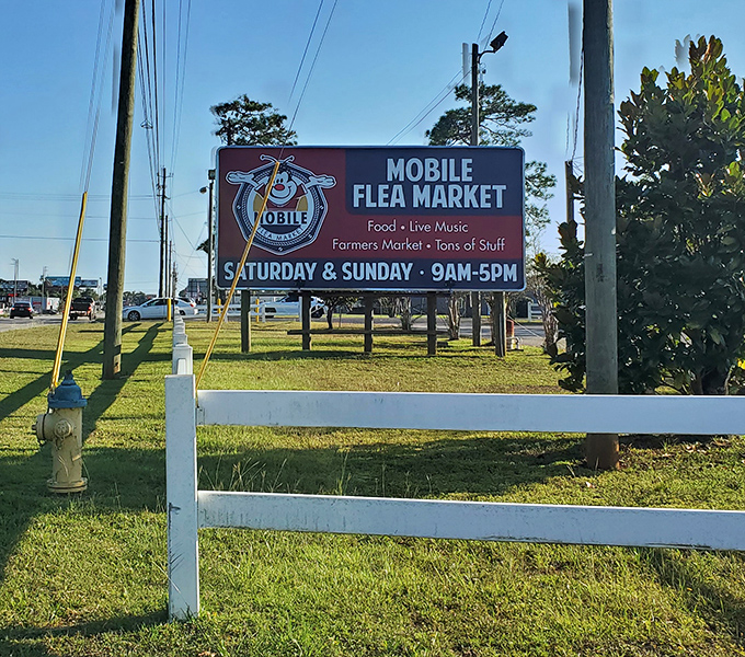 The welcoming beacon that draws bargain hunters from miles around. "Tons of Stuff" might be the most honest advertising in America.