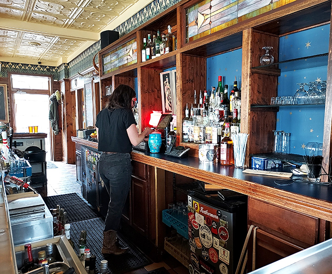 Behind every great tavern is someone who knows exactly what you need before you do&mdash;the unsung heroes of hospitality.