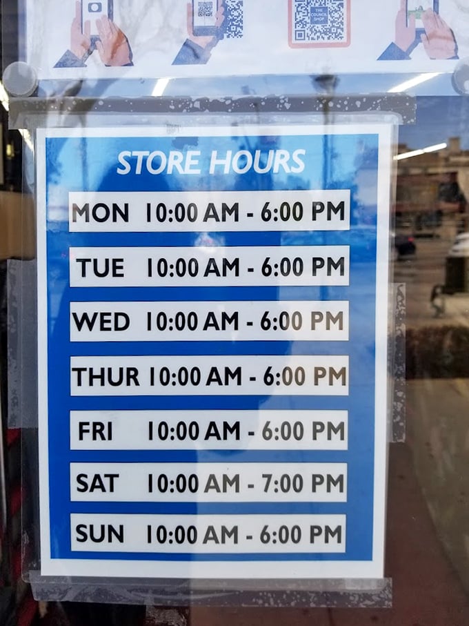Store hours that accommodate even the most demanding schedules. Seven days a week of thrifting possibilities means no excuse for missing out on potential treasures.