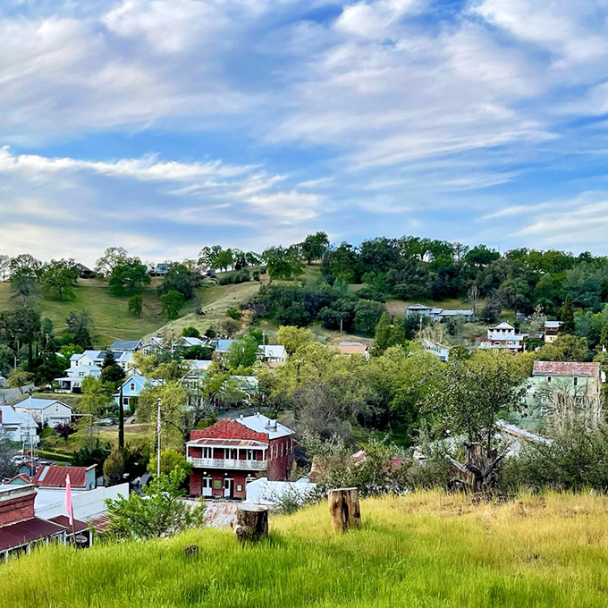 Amador City nestles into the hillside&mdash;a patchwork of historic buildings and modern lives creating California's smallest incorporated town.