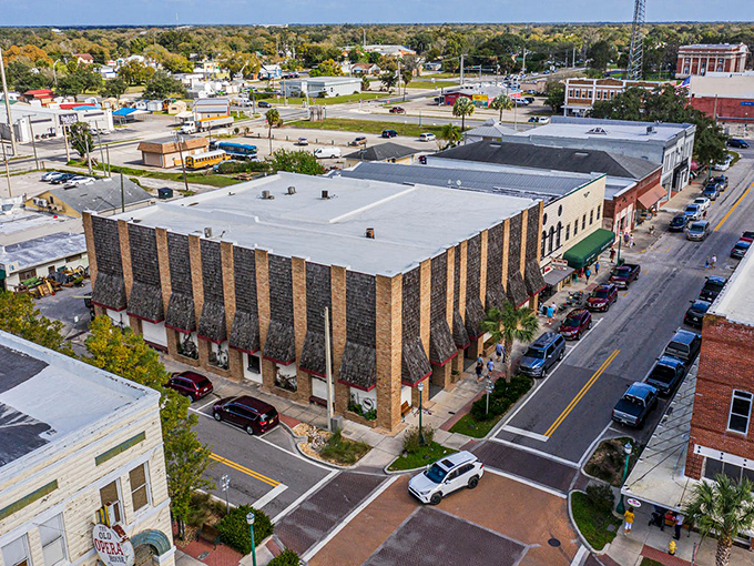 From above, Arcadia reveals its perfect scale—big enough for amenities, small enough that you'll never waste retirement hours hunting for parking.