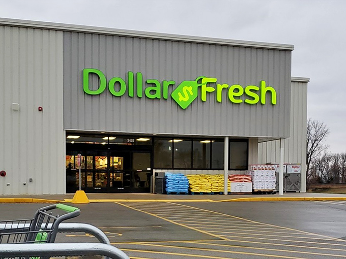 Dollar Fresh proves that affordable groceries don't require sacrificing quality&mdash;a modern necessity in this budget-friendly retirement haven.