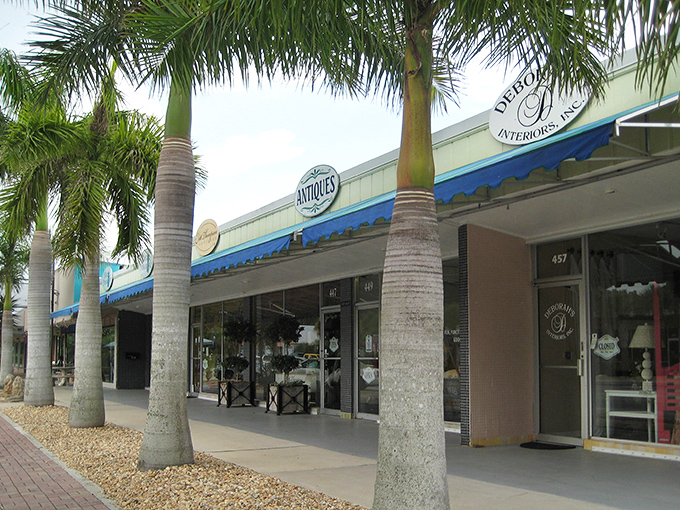 Downtown Englewood's palm-lined storefronts offer retail therapy without the mall madness. Shopping as it should be&mdash;relaxed and personal.