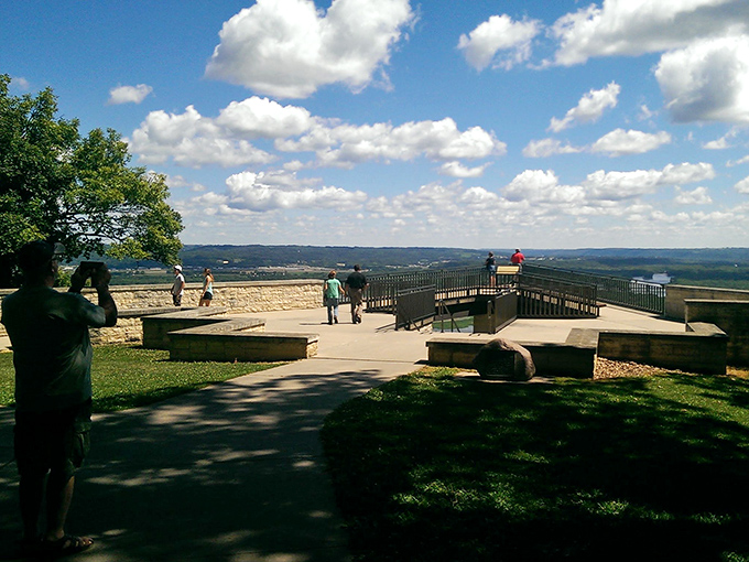 The panoramic view from Wyalusing State Park makes even smartphone photographers look like National Geographic professionals.