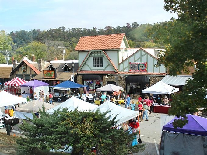 The railway offers a perfect vantage point of Branson's charming architecture&mdash;like getting the backstage tour of a town that's always center stage.