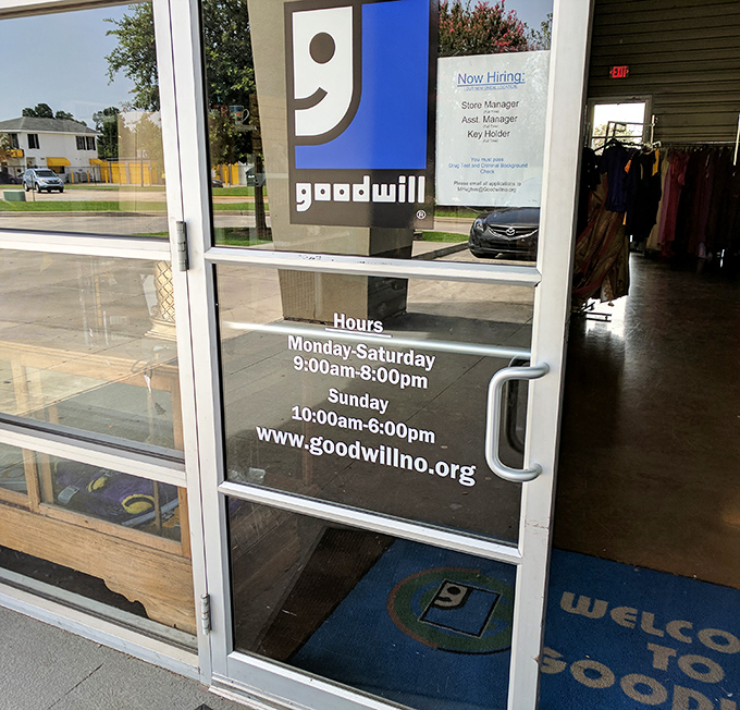 Hours posted clearly because when you're this good at what you do, people need to plan their visits.