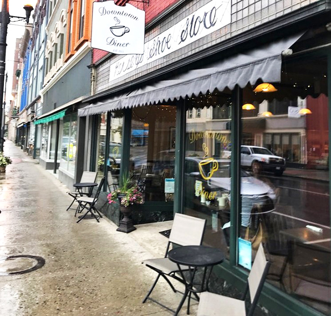 Even on rainy days, Downtown Diner's storefront looks like an Edward Hopper painting come to life&mdash;a slice of Americana on Water Street.