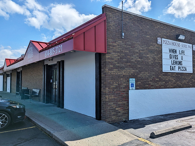 When life gives you lemons, eat pizza&mdash;words of wisdom from a restaurant that clearly knows what it's talking about.