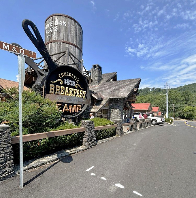 Even on sunny days, that giant skillet sign beckons like a breakfast lighthouse guiding hungry travelers to shore.