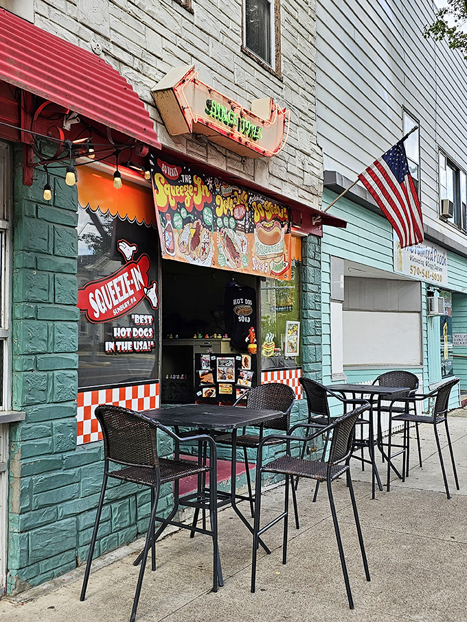 When the weather's nice, the sidewalk becomes the dining room. Al fresco hot dogs taste even better with a side of people-watching.