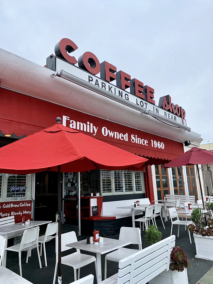 Outdoor seating that lets you enjoy your breakfast with a side of La Jolla sunshine&mdash;nature's perfect condiment.